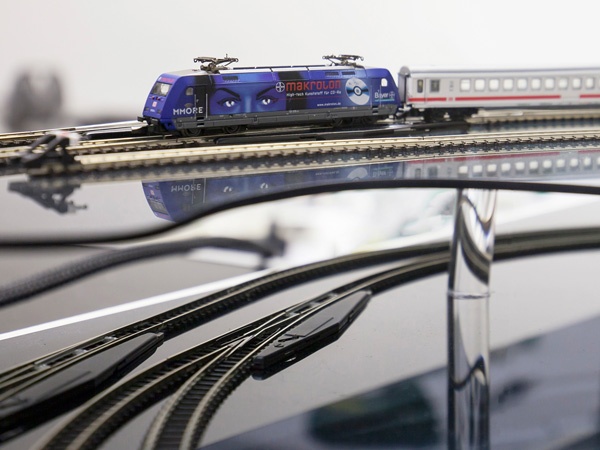 Design-Modellbahn · Modelleisenbahn Spur Z Doppelgleis Fertiganlage
